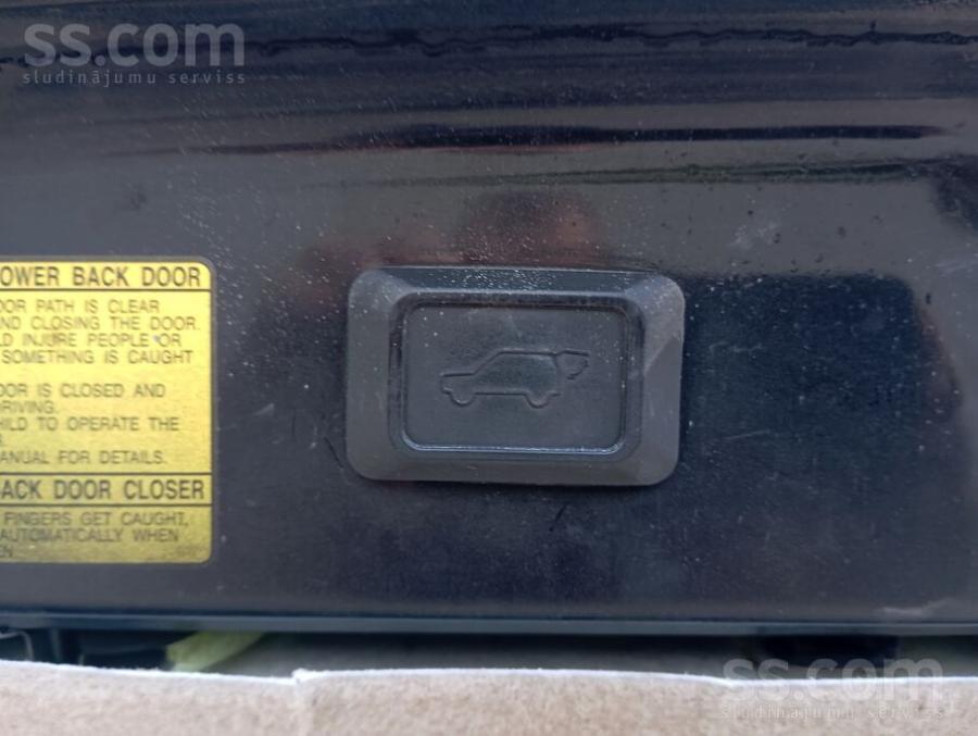 Black Lexus RX 2008 in Bauska, with an engine capacity of 3.30 L and mileage of 249 thousand km for 7900 €, photo 12 on AUTOMOTO.COM.LV