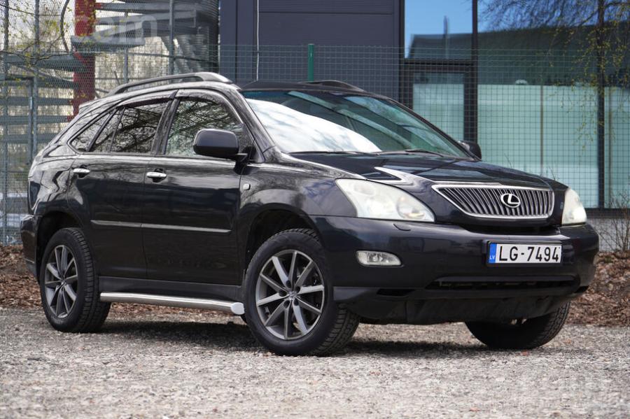 Black Lexus RX 2009 in Riga, with an engine capacity of 3.50 L and mileage of 258 thousand km for 5990 €, photo 1 on AUTOMOTO.COM.LV