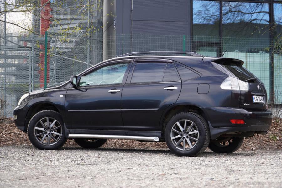 Black Lexus RX 2009 in Riga, with an engine capacity of 3.50 L and mileage of 258 thousand km for 5990 €, photo 8 on AUTOMOTO.COM.LV