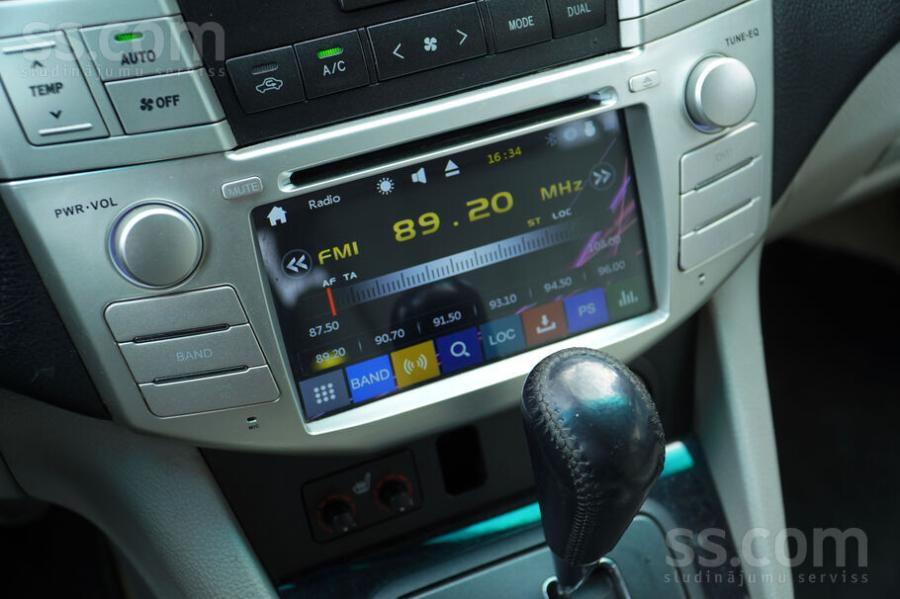 Black Lexus RX 2009 in Riga, with an engine capacity of 3.50 L and mileage of 258 thousand km for 5990 €, photo 14 on AUTOMOTO.COM.LV