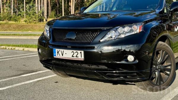 Black Lexus RX 2009 in Riga, with an engine capacity of 3.50 L and mileage of 273 thousand km for 13000 €, photo 1 on AUTOMOTO.COM.LV
