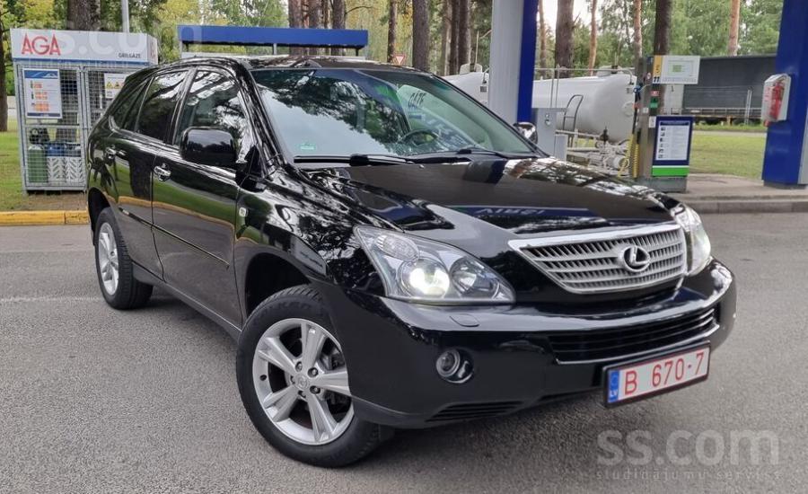 Black Lexus RX 2009 in Riga, with an engine capacity of 3.30 L and mileage of 262 thousand km for 7950 €, photo 3 on AUTOMOTO.COM.LV
