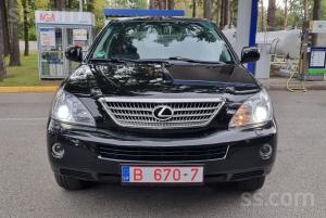 Black Lexus RX 2009 in Riga, with an engine capacity of 3.30 L and mileage of 262 thousand km for 7950 €, photo 4 on AUTOMOTO.COM.LV