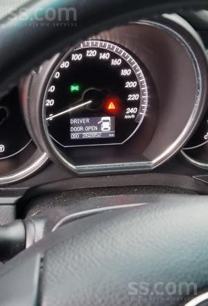 Black Lexus RX 2009 in Riga, with an engine capacity of 3.30 L and mileage of 262 thousand km for 7950 €, photo 11 on AUTOMOTO.COM.LV