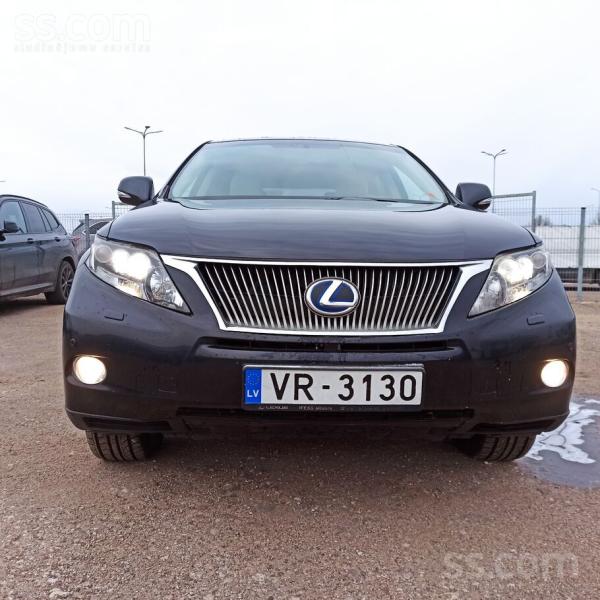 Black Lexus RX 2010 in Daugavpils, with an engine capacity of 3.50 L and mileage of 0 thousand km for 10400 €, photo 3 on AUTOMOTO.COM.LV