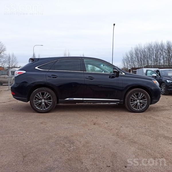 Black Lexus RX 2010 in Daugavpils, with an engine capacity of 3.50 L and mileage of 0 thousand km for 10400 €, photo 8 on AUTOMOTO.COM.LV