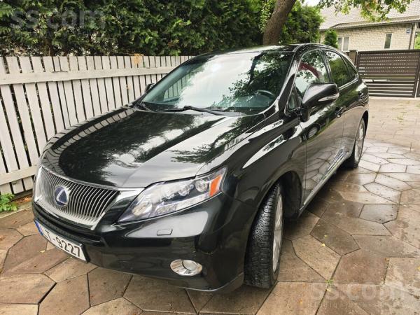 Black Lexus RX 2010 in Riga, with an engine capacity of 3.50 L and mileage of 270 thousand km for 6900 €, photo 1 on AUTOMOTO.COM.LV