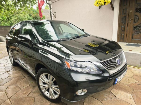 Black Lexus RX 2010 in Riga, with an engine capacity of 3.50 L and mileage of 270 thousand km for 6900 €, photo 2 on AUTOMOTO.COM.LV
