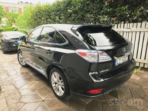 Black Lexus RX 2010 in Riga, with an engine capacity of 3.50 L and mileage of 270 thousand km for 6900 €, photo 5 on AUTOMOTO.COM.LV