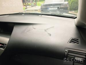 Black Lexus RX 2010 in Riga, with an engine capacity of 3.50 L and mileage of 270 thousand km for 6900 €, photo 9 on AUTOMOTO.COM.LV