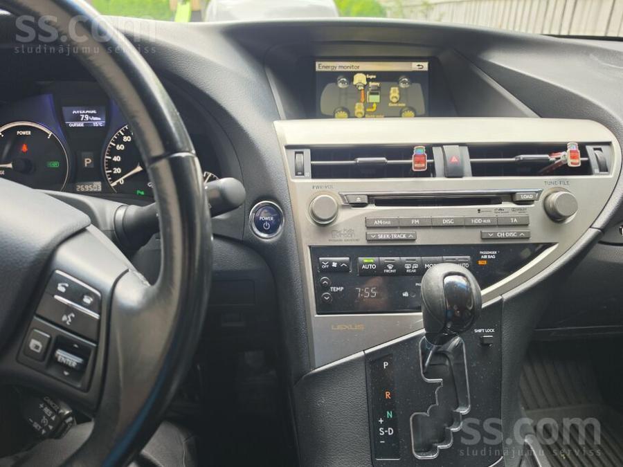 Black Lexus RX 2010 in Riga, with an engine capacity of 3.50 L and mileage of 270 thousand km for 6900 €, photo 15 on AUTOMOTO.COM.LV