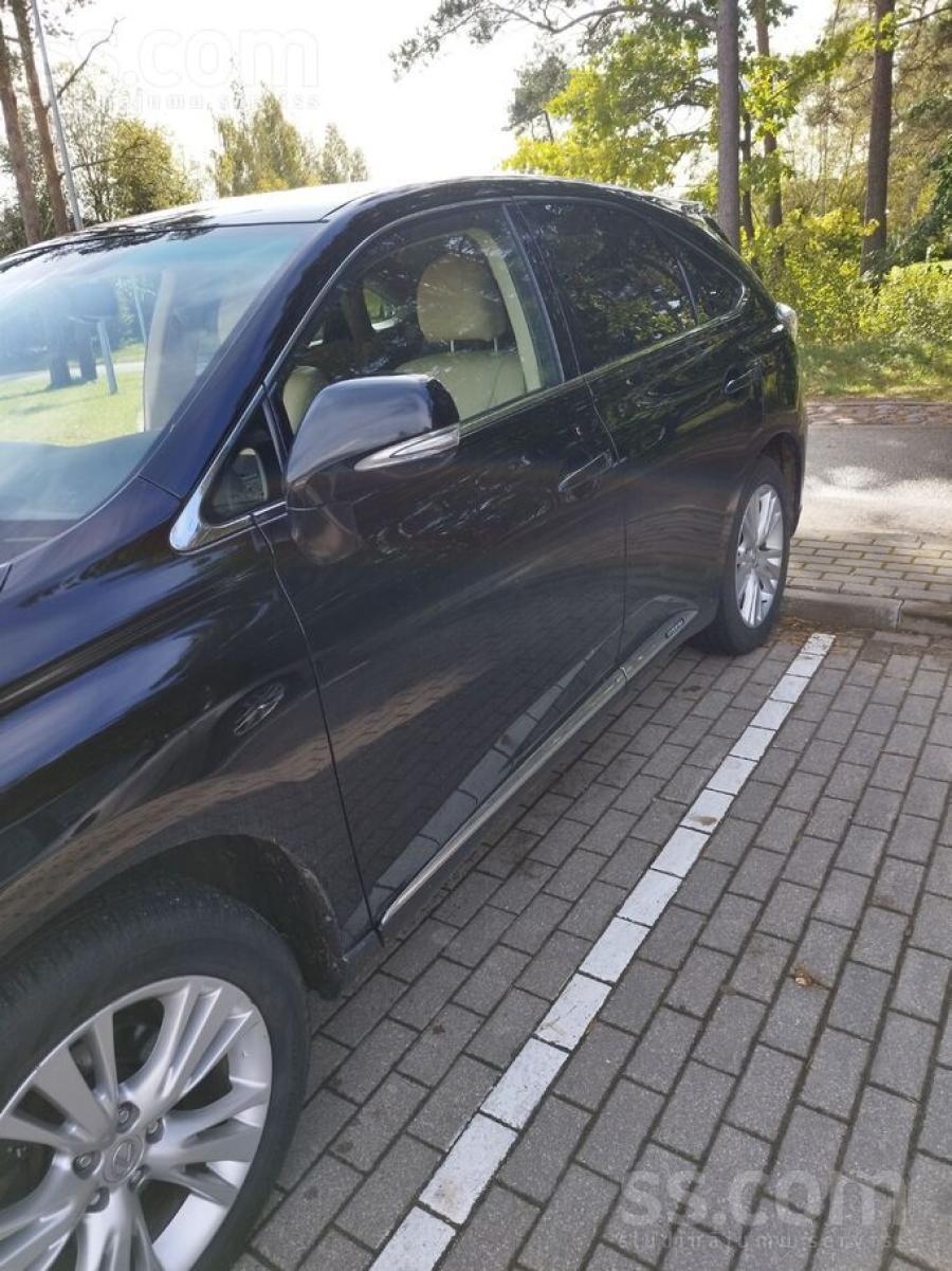 Melns Lexus RX 2010 Rīga, ar dzinēja tilpumu 3.50 L un nobraukumu 260 tūkst. km par 9900 €, foto 6 vietnē AUTOMOTO.COM.LV