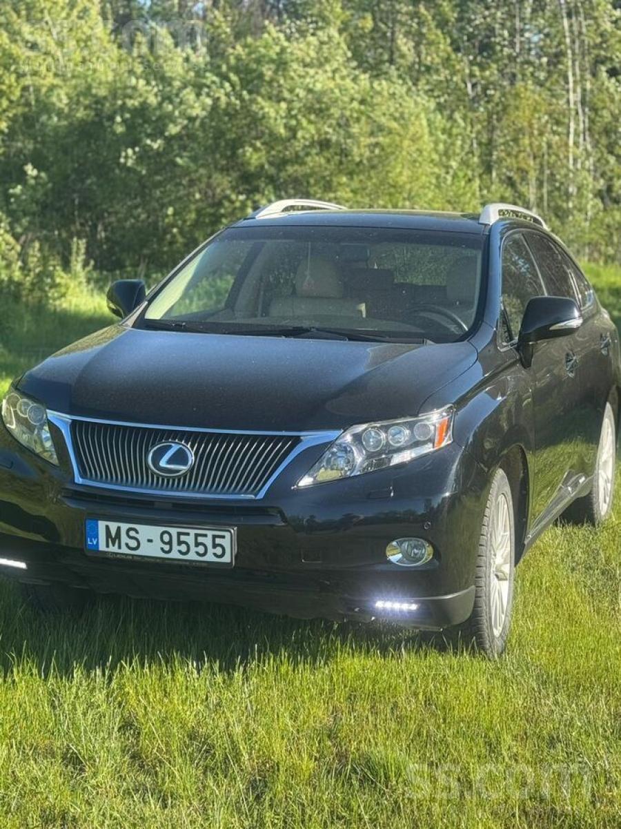 Black Lexus RX 2010 in Riga, with an engine capacity of 3.50 L and mileage of 262 thousand km for 10900 €, photo 1 on AUTOMOTO.COM.LV