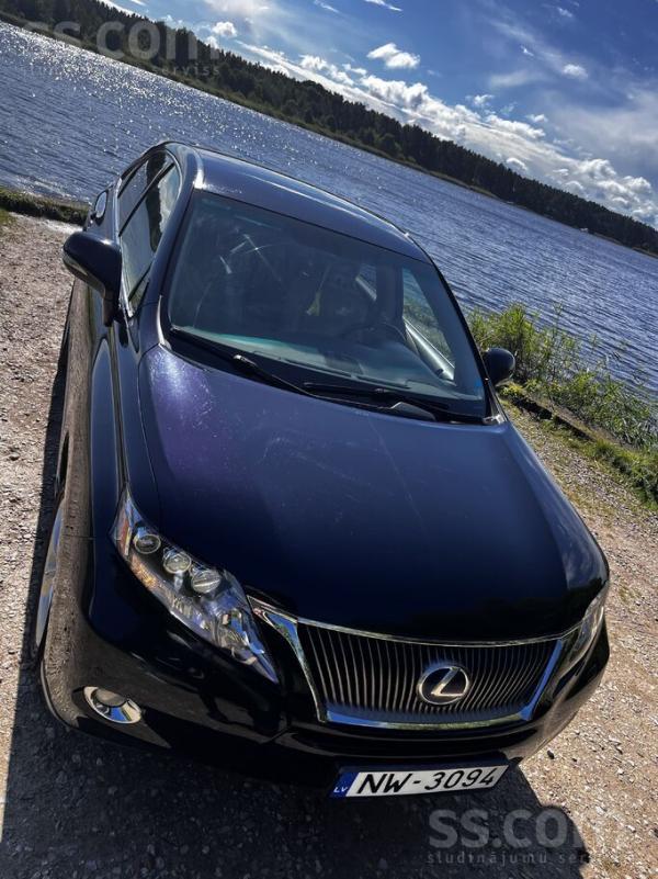 Black Lexus RX 2010 in Jurmala, with an engine capacity of 3.50 L and mileage of 176 thousand km for 12400 €, photo 2 on AUTOMOTO.COM.LV