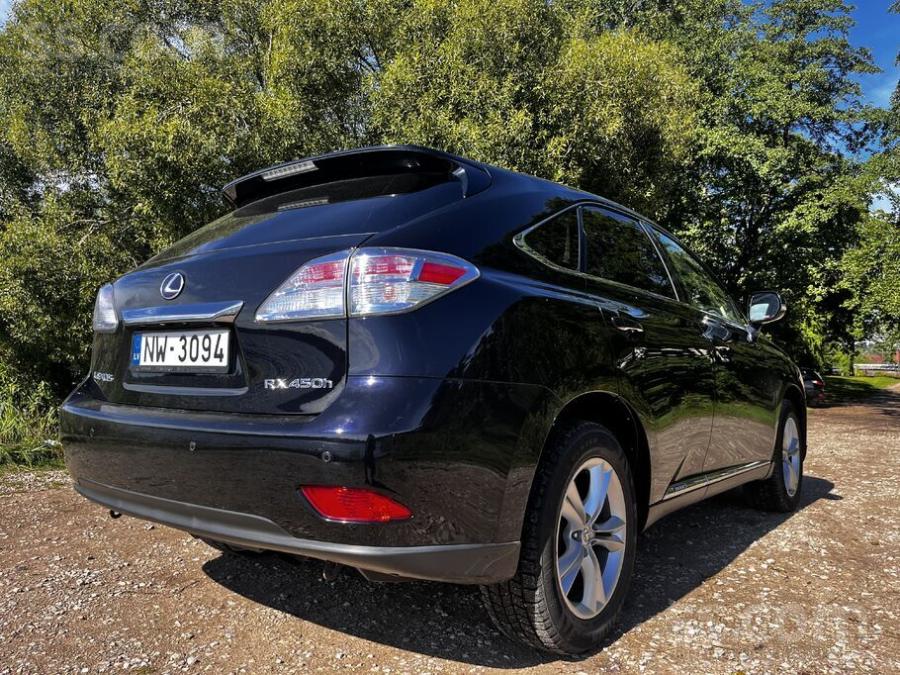 Black Lexus RX 2010 in Jurmala, with an engine capacity of 3.50 L and mileage of 176 thousand km for 12400 €, photo 4 on AUTOMOTO.COM.LV