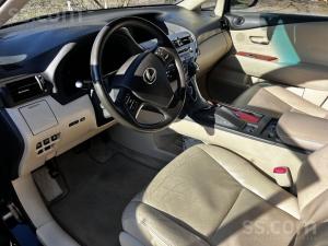 Black Lexus RX 2010 in Jurmala, with an engine capacity of 3.50 L and mileage of 176 thousand km for 12400 €, photo 18 on AUTOMOTO.COM.LV