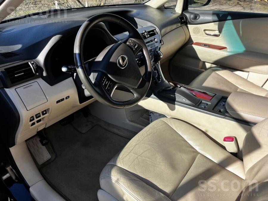 Black Lexus RX 2010 in Jurmala, with an engine capacity of 3.50 L and mileage of 176 thousand km for 12400 €, photo 18 on AUTOMOTO.COM.LV
