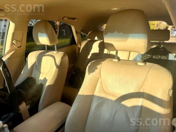 Lexus RX 2010 in Riga on AUTOMOTO.COM.LV Black Lexus RX 2010 in Riga, with an engine capacity of 3.50 L and mileage of 285 thousand km for 9200 €, photo 6 on AUTOMOTO.COM.LV