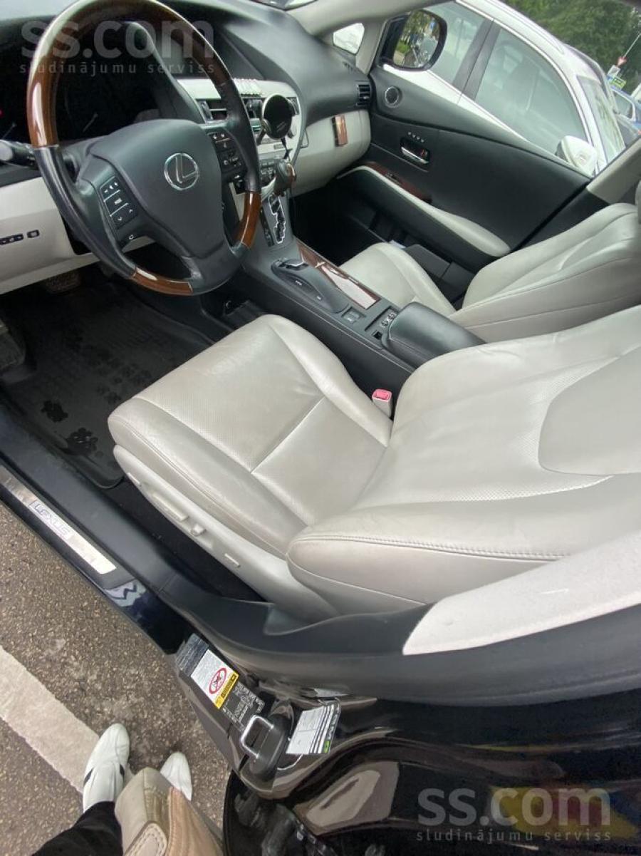Melns Lexus RX 2011 Rīga, ar dzinēja tilpumu 3.50 L un nobraukumu 62 tūkst. km par 5500 €, foto 5 vietnē AUTOMOTO.COM.LV