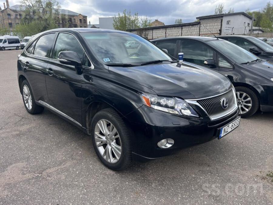 Black Lexus RX 2011 in Riga, with an engine capacity of 3.50 L and mileage of 269 thousand km for 10900 €, photo 2 on AUTOMOTO.COM.LV