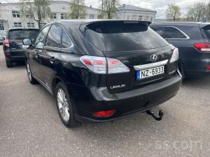 Black Lexus RX 2011 in Riga, with an engine capacity of 3.50 L and mileage of 269 thousand km for 10900 €, photo 4 on AUTOMOTO.COM.LV