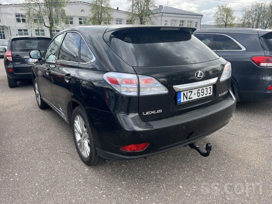 Black Lexus RX 2011 in Riga, with an engine capacity of 3.50 L and mileage of 269 thousand km for 10900 €, photo 4 on AUTOMOTO.COM.LV