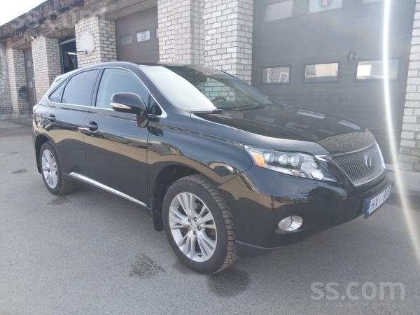 Black Lexus RX 2011 in Rezekne, with an engine capacity of 3.50 L and mileage of 230 thousand km for 12400 €, photo 4 on AUTOMOTO.COM.LV
