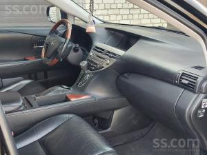 Melns Lexus RX 2011 Rēzekne, ar dzinēja tilpumu 3.50 L un nobraukumu 230 tūkst. km par 12400 €, foto 6 vietnē AUTOMOTO.COM.LV