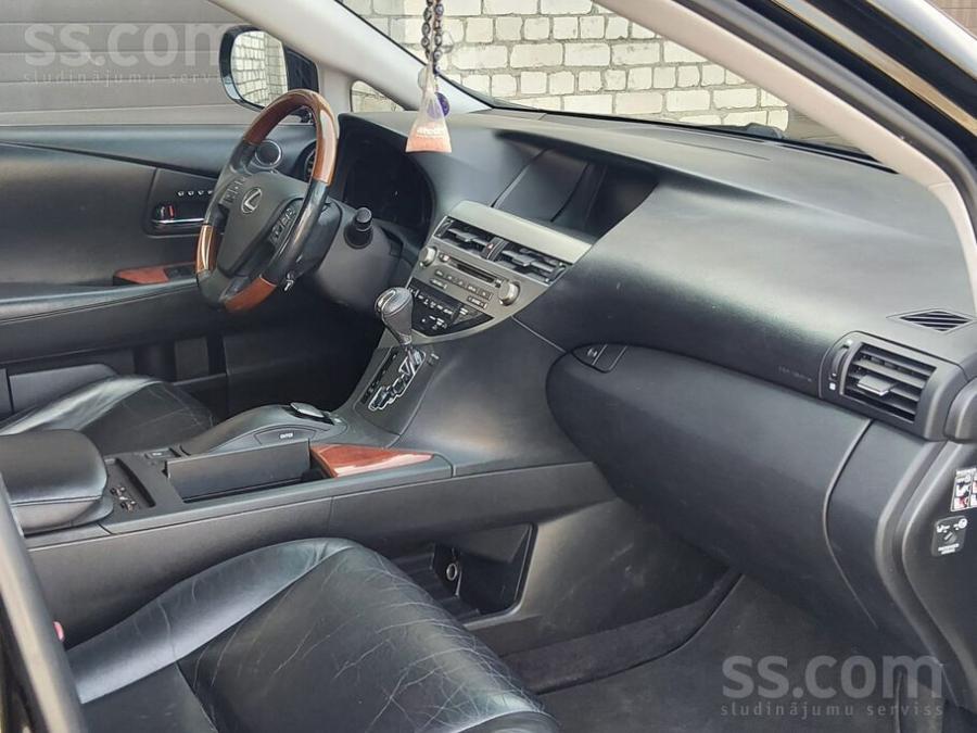 Melns Lexus RX 2011 Rēzekne, ar dzinēja tilpumu 3.50 L un nobraukumu 230 tūkst. km par 12400 €, foto 6 vietnē AUTOMOTO.COM.LV