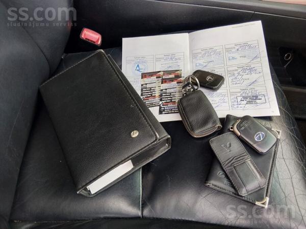 Black Lexus RX 2011 in Rezekne, with an engine capacity of 3.50 L and mileage of 230 thousand km for 12400 €, photo 6 on AUTOMOTO.COM.LV