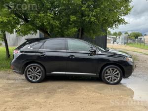 Black Lexus RX 2011 in Riga, with an engine capacity of 3.50 L and mileage of 304 thousand km for 11700 €, photo 6 on AUTOMOTO.COM.LV