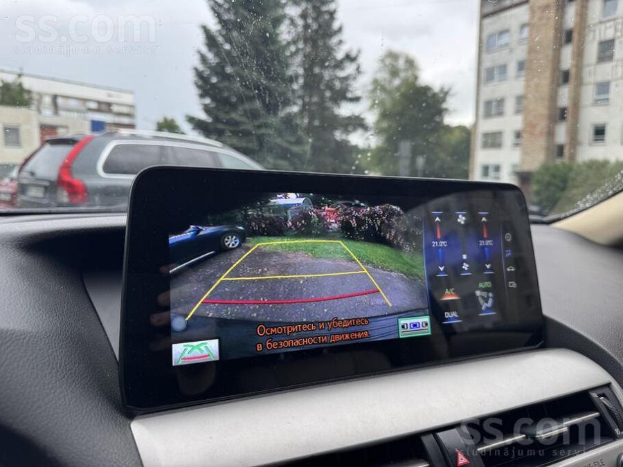 Black Lexus RX 2011 in Riga, with an engine capacity of 3.50 L and mileage of 304 thousand km for 11700 €, photo 18 on AUTOMOTO.COM.LV