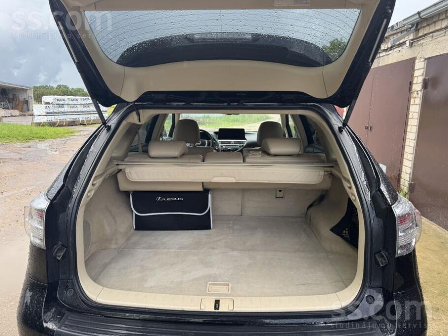 Black Lexus RX 2011 in Riga, with an engine capacity of 3.50 L and mileage of 304 thousand km for 11700 €, photo 22 on AUTOMOTO.COM.LV