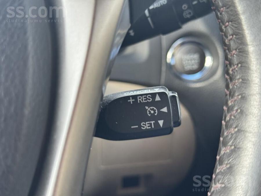 Black Lexus RX 2011 in Riga, with an engine capacity of 3.50 L and mileage of 304 thousand km for 11700 €, photo 26 on AUTOMOTO.COM.LV