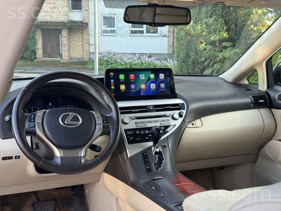 Black Lexus RX 2011 in Riga, with an engine capacity of 3.50 L and mileage of 305 thousand km for 11300 €, photo 8 on AUTOMOTO.COM.LV