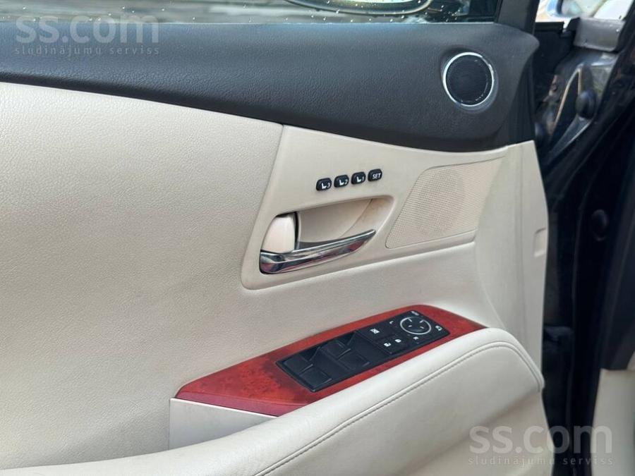Melns Lexus RX 2011 Rīga, ar dzinēja tilpumu 3.50 L un nobraukumu 306 tūkst. km par 9500 €, foto 11 vietnē AUTOMOTO.COM.LV
