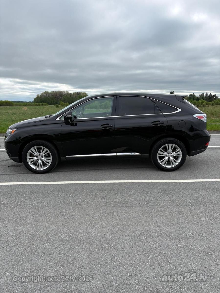 Melns Lexus RX 2012 Tallina, ar dzinēja tilpumu 3.50 L un nobraukumu 189 tūkst. km par 14000 €, foto 3 vietnē AUTOMOTO.COM.LV
