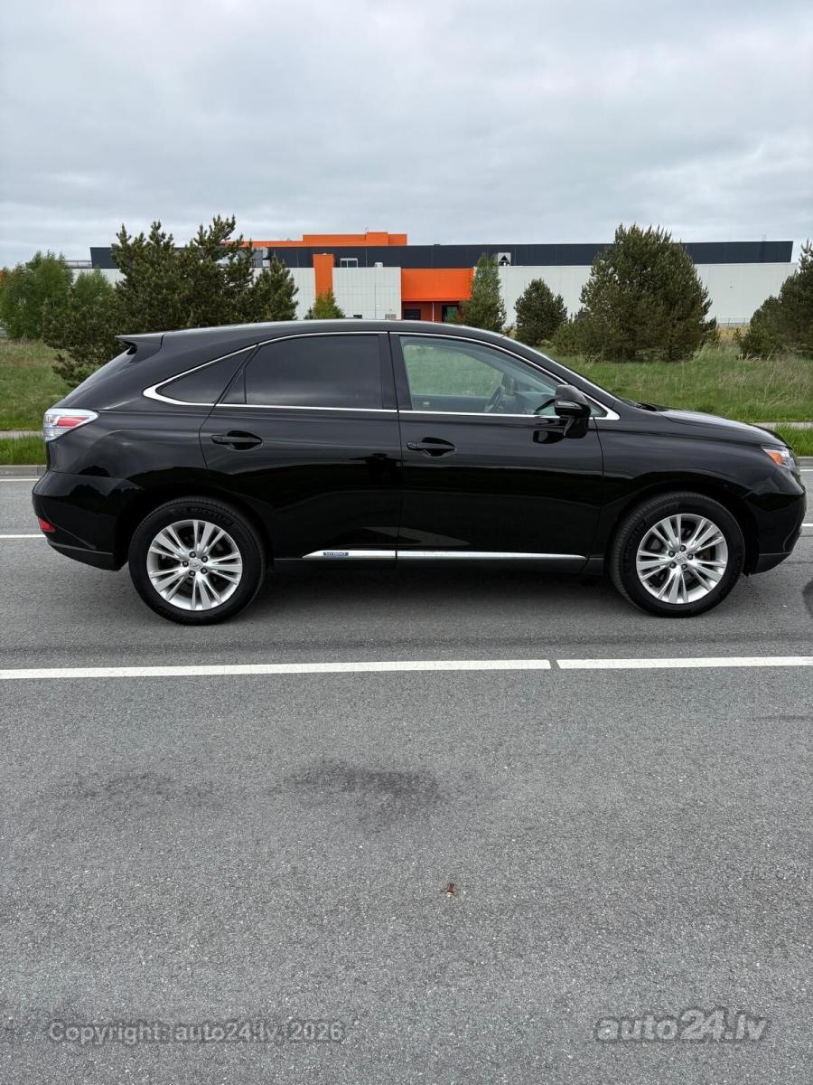 Melns Lexus RX 2012 Tallina, ar dzinēja tilpumu 3.50 L un nobraukumu 189 tūkst. km par 14000 €, foto 4 vietnē AUTOMOTO.COM.LV