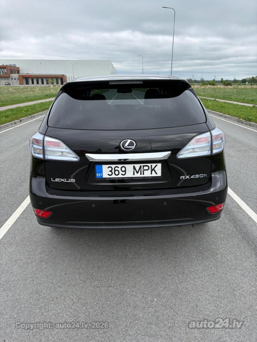 Melns Lexus RX 2012 Tallina, ar dzinēja tilpumu 3.50 L un nobraukumu 189 tūkst. km par 14000 €, foto 5 vietnē AUTOMOTO.COM.LV