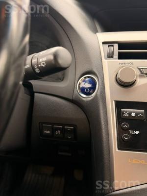Black Lexus RX 2012 in Riga, with an engine capacity of 3.50 L and mileage of 195 thousand km for 13500 €, photo 6 on AUTOMOTO.COM.LV