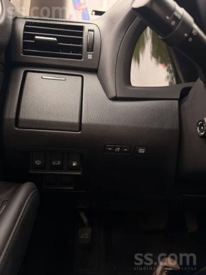 Black Lexus RX 2012 in Riga, with an engine capacity of 3.50 L and mileage of 195 thousand km for 13500 €, photo 7 on AUTOMOTO.COM.LV