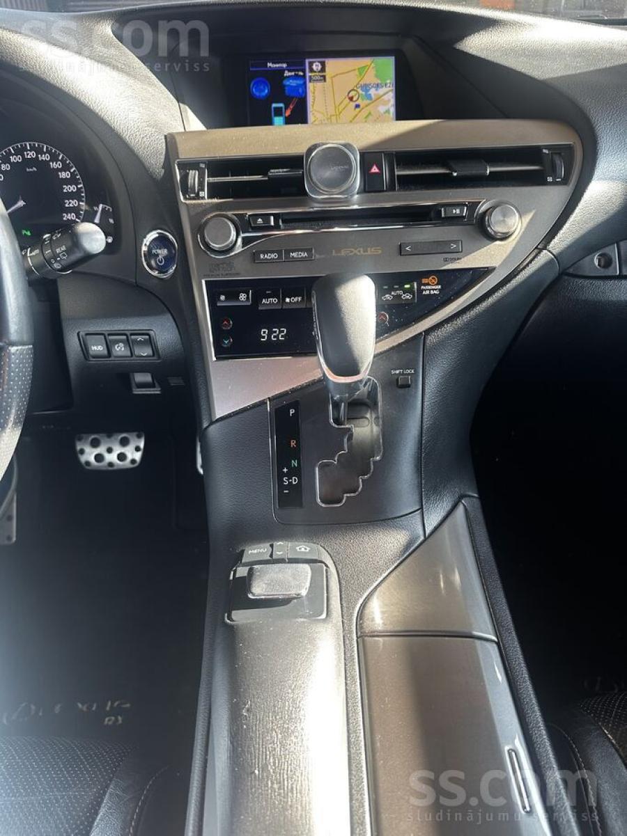 Black Lexus RX 2013 in Daugavpils, with an engine capacity of 3.50 L and mileage of 260 thousand km for 19350 €, photo 7 on AUTOMOTO.COM.LV