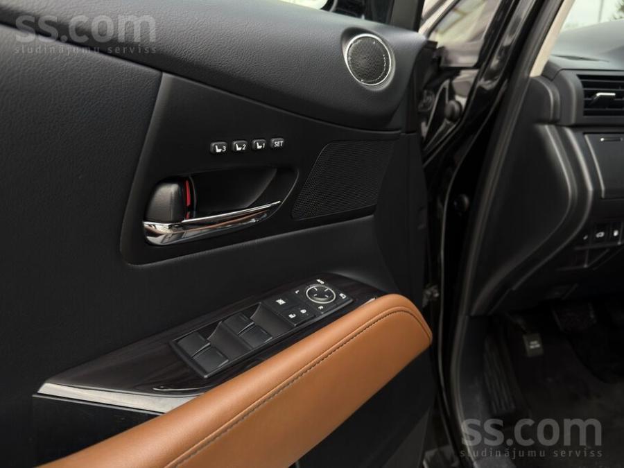 Melns Lexus RX 2014 Rīga, ar dzinēja tilpumu 3.50 L un nobraukumu 145 tūkst. km par 15900 €, foto 14 vietnē AUTOMOTO.COM.LV
