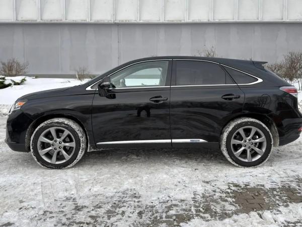 Black Lexus RX 2014 in Riga, with an engine capacity of 3.50 L and mileage of 145 thousand km for 15900 €, photo 5 on AUTOMOTO.COM.LV