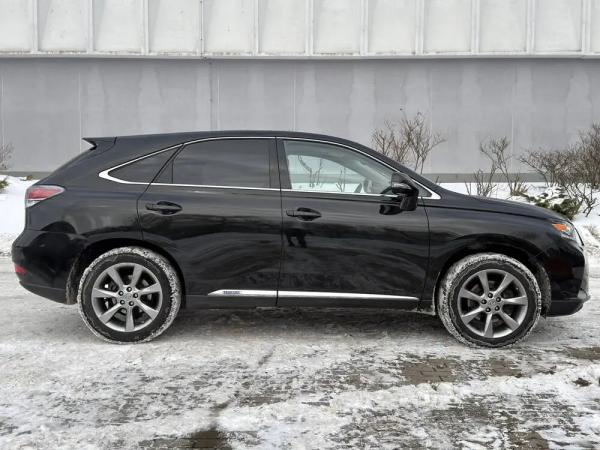 Black Lexus RX 2014 in Riga, with an engine capacity of 3.50 L and mileage of 145 thousand km for 15900 €, photo 7 on AUTOMOTO.COM.LV