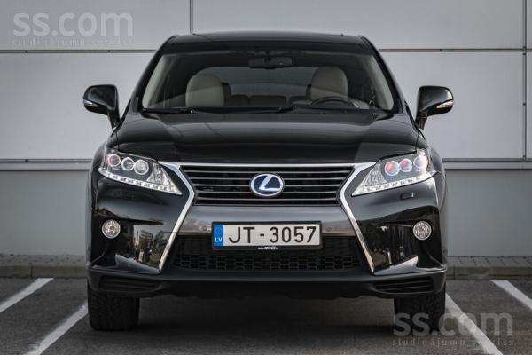 Black Lexus RX 2014 in Riga, with an engine capacity of 3.50 L and mileage of 115 thousand km for 16950 €, photo 3 on AUTOMOTO.COM.LV