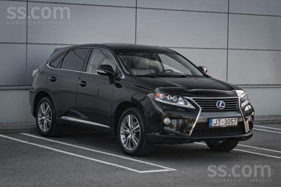 Black Lexus RX 2014 in Riga, with an engine capacity of 3.50 L and mileage of 115 thousand km for 16950 €, photo 4 on AUTOMOTO.COM.LV