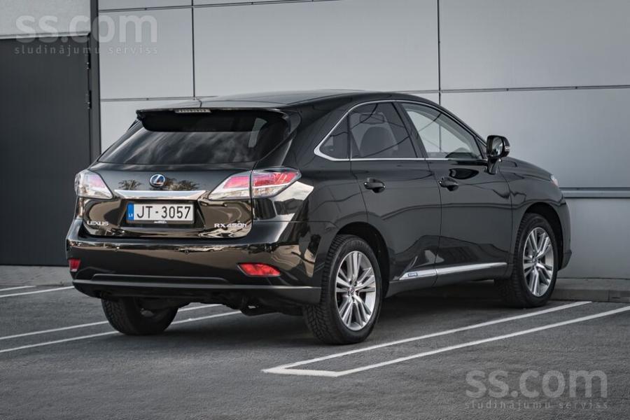 Black Lexus RX 2014 in Riga, with an engine capacity of 3.50 L and mileage of 115 thousand km for 16950 €, photo 5 on AUTOMOTO.COM.LV