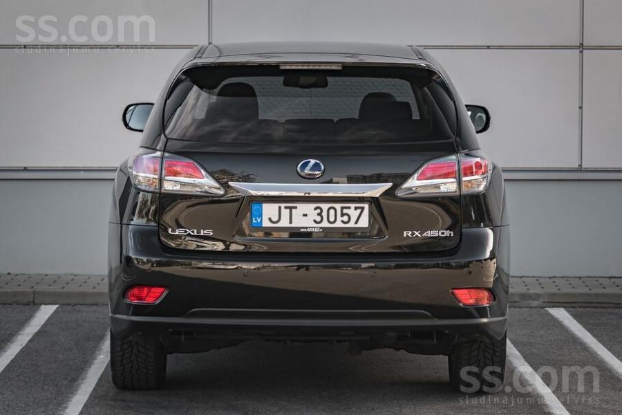 Black Lexus RX 2014 in Riga, with an engine capacity of 3.50 L and mileage of 115 thousand km for 16950 €, photo 6 on AUTOMOTO.COM.LV