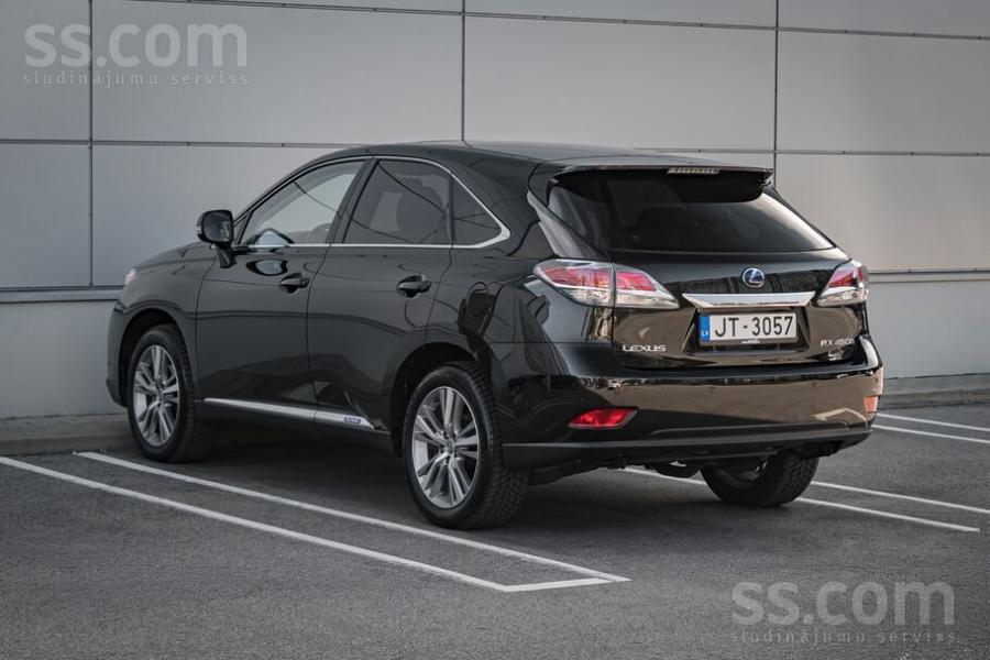 Black Lexus RX 2014 in Riga, with an engine capacity of 3.50 L and mileage of 115 thousand km for 16950 €, photo 7 on AUTOMOTO.COM.LV
